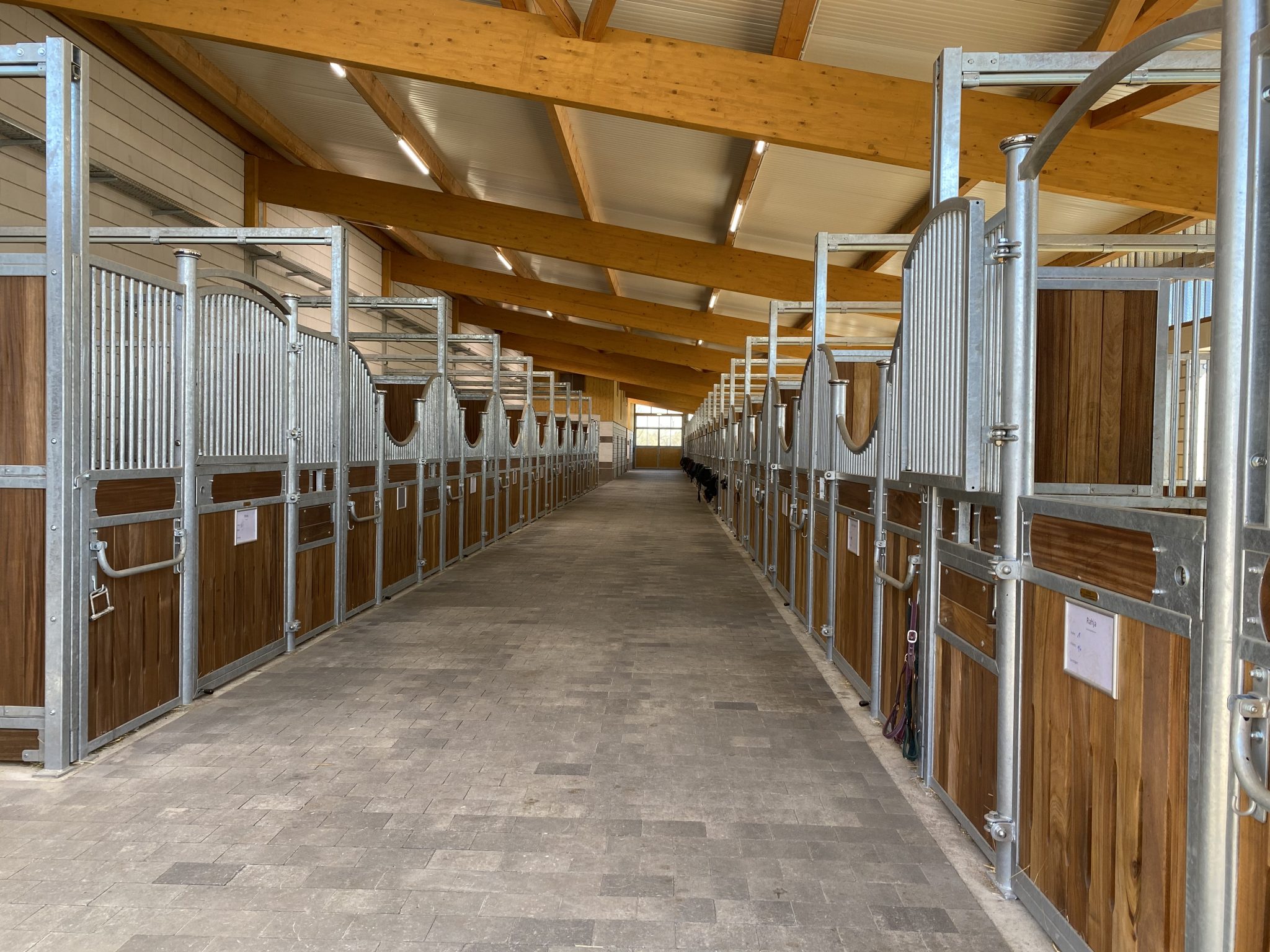 Über den Reitstall – Reitstall Dessau